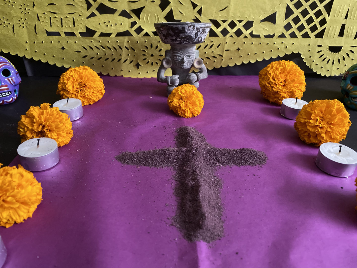 How to make a Day of the Dead ofrenda | Hidden Corners